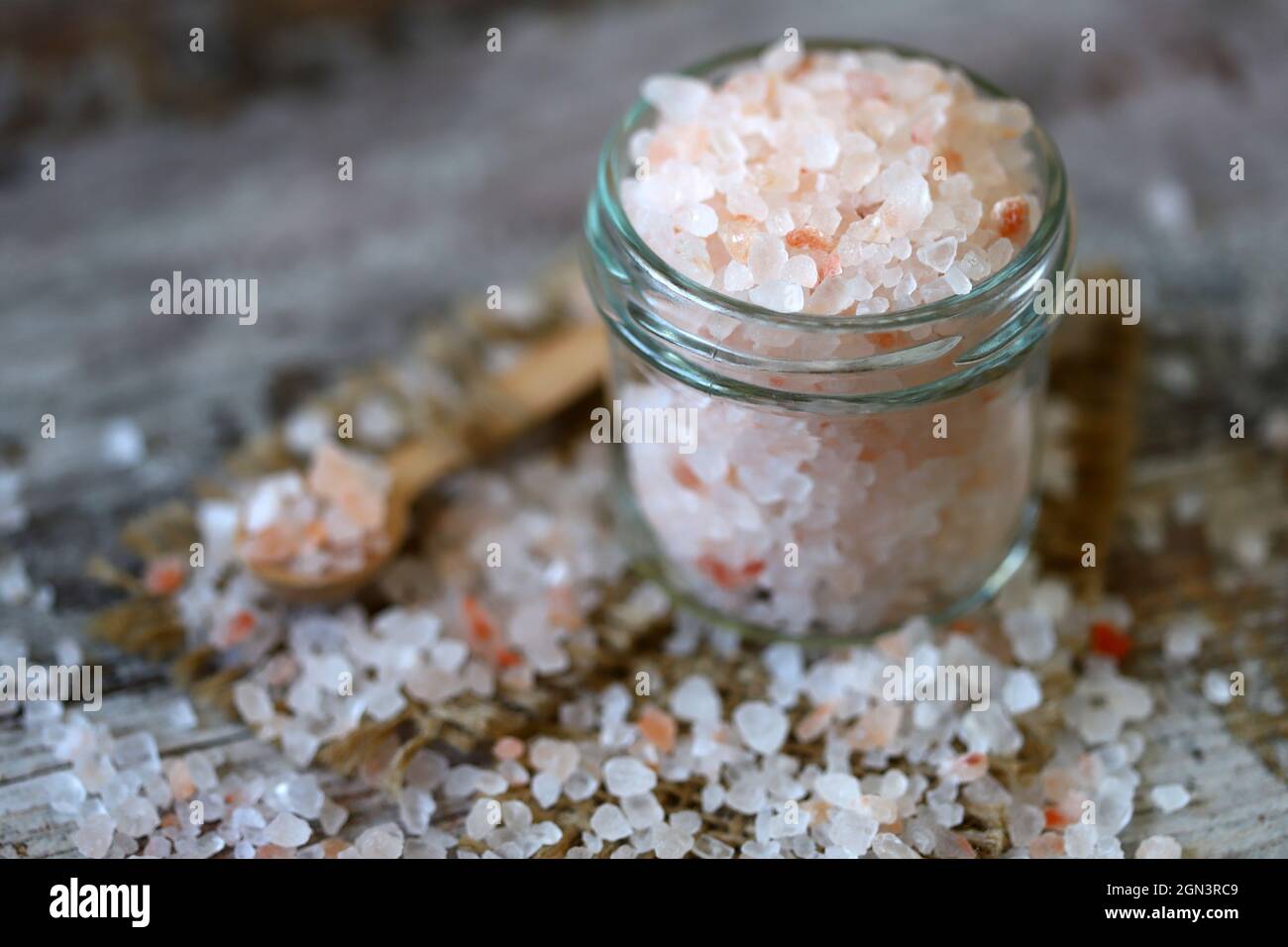 Himalayan Pink Rock Salt Stock Photo - Alamy
