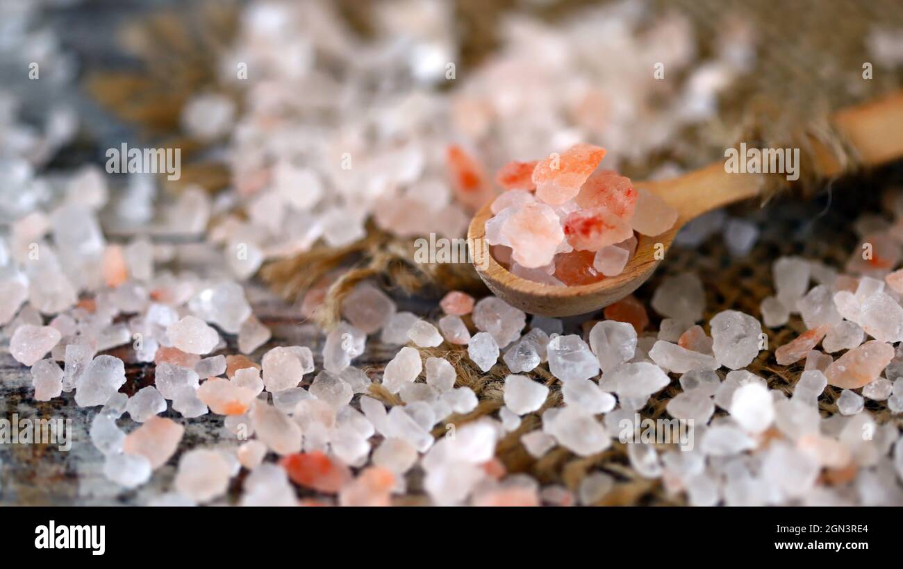 Himalayan Pink Rock Salt Stock Photo - Alamy