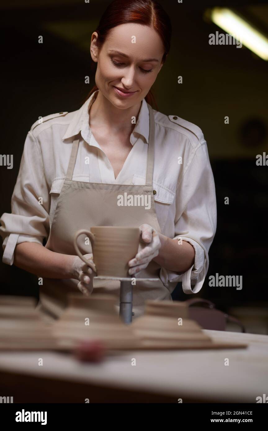 Close up picture of a newly made cup Stock Photo - Alamy