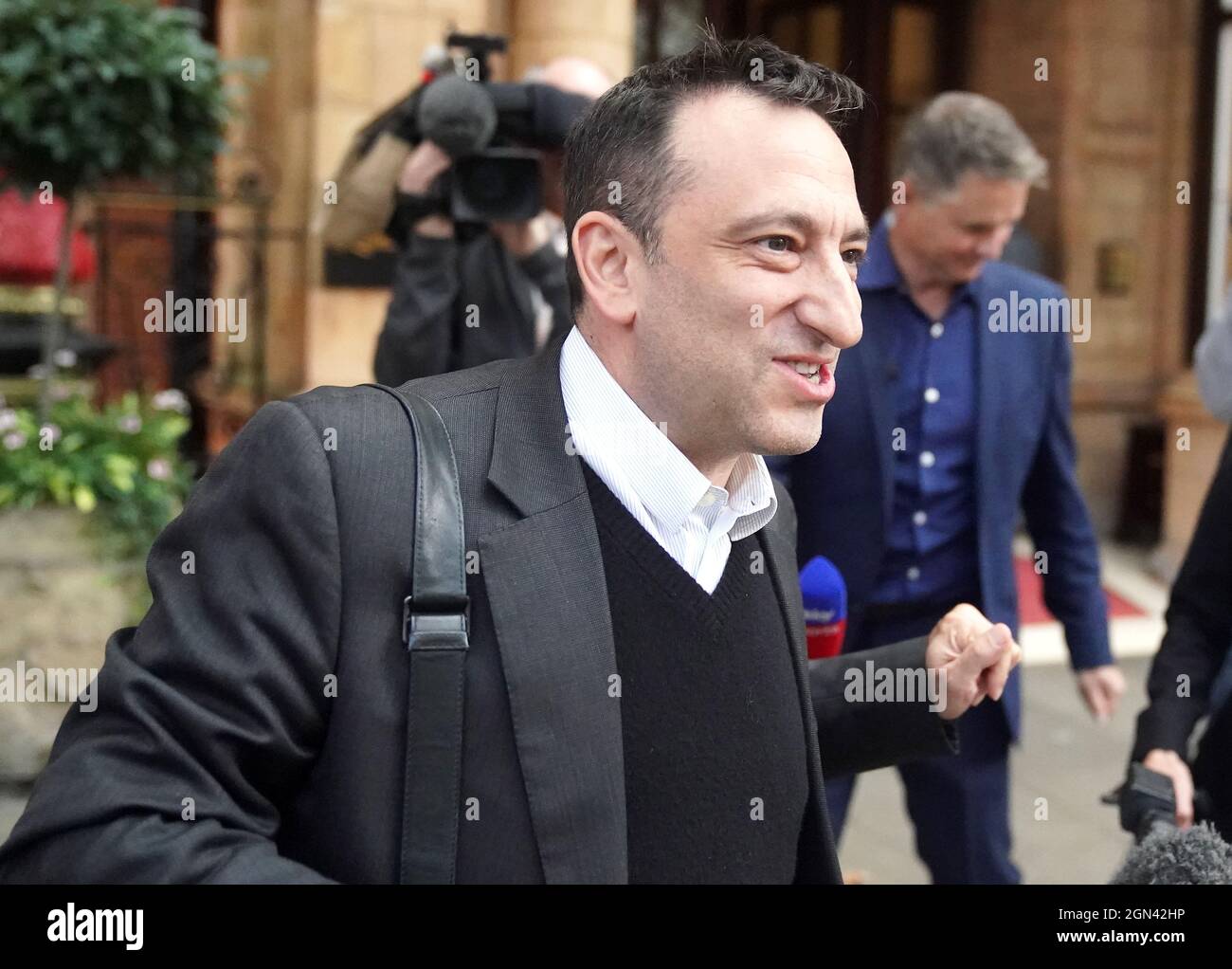 Brighton and hove albion chairman tony bloom hi-res stock photography ...