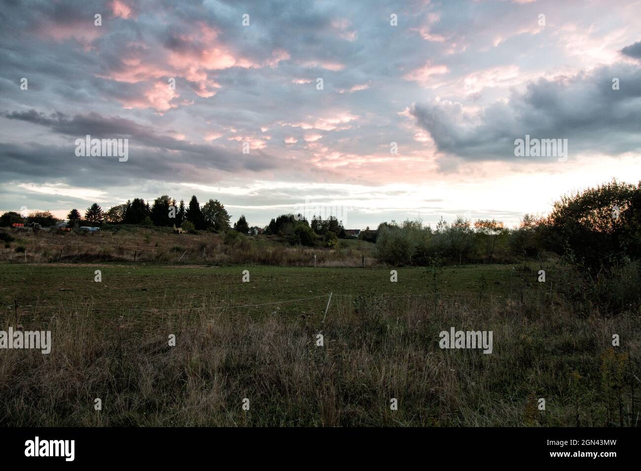 Horizontal landscape format hi-res stock photography and images - Alamy