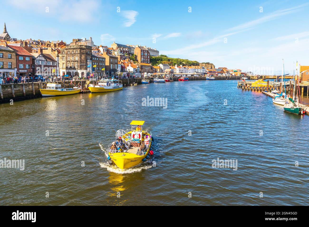 Whitby fishing boats hi-res stock photography and images - Alamy
