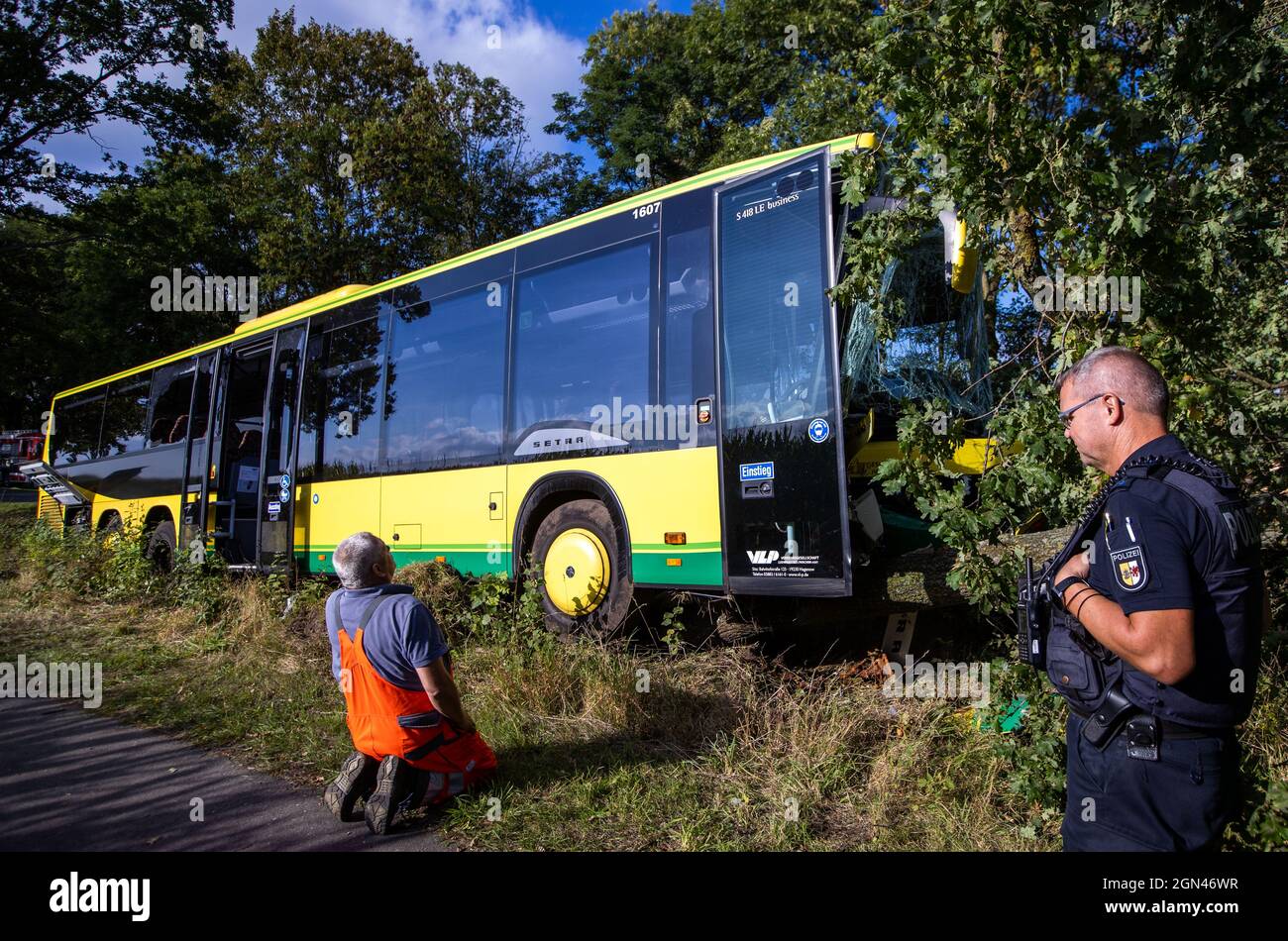 Plate, Germany. 22nd Sep, 2021. Emergency services secure the scene of ...