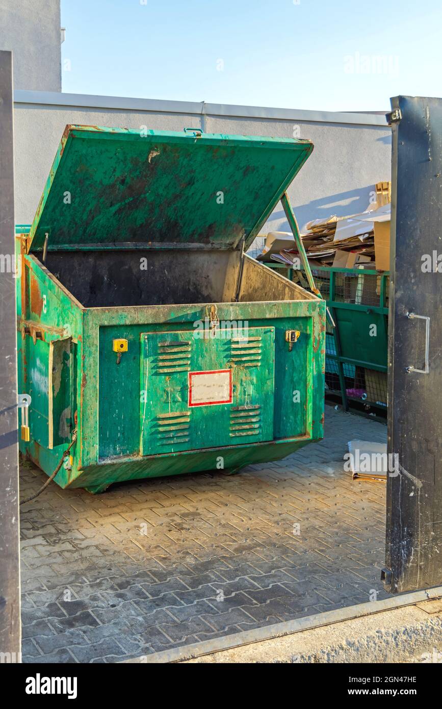 Open Hatch Hydraulic Press Container Waste Compactor Stock Photo - Alamy