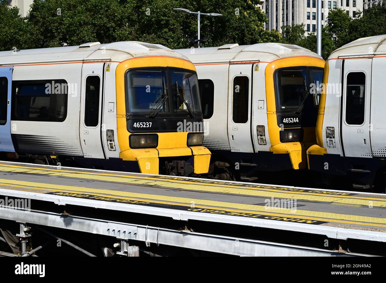 Class 465 passenger trains at Charing Cross station Stock Photo - Alamy