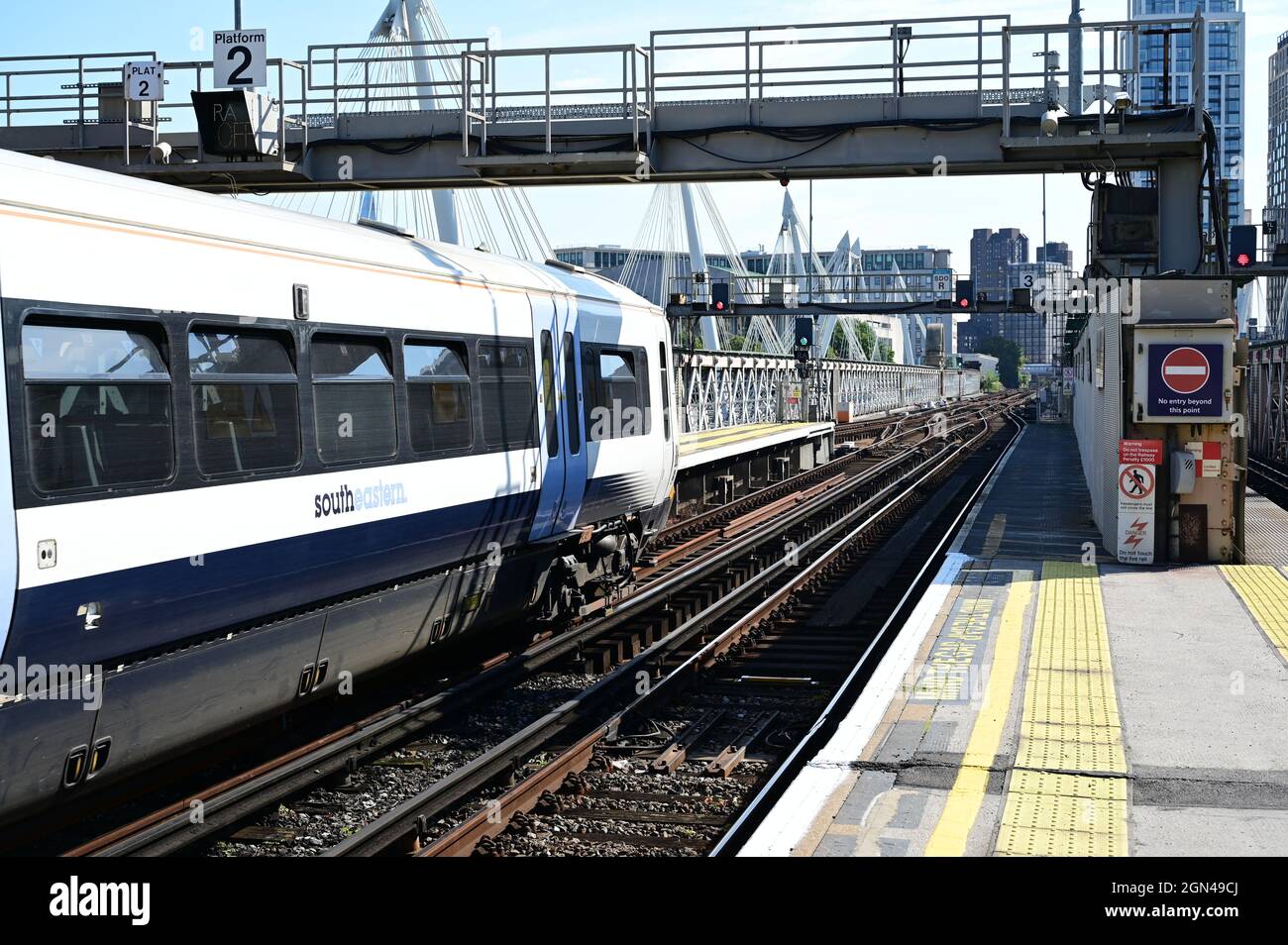 Southeastern passenger train hi-res stock photography and images - Alamy
