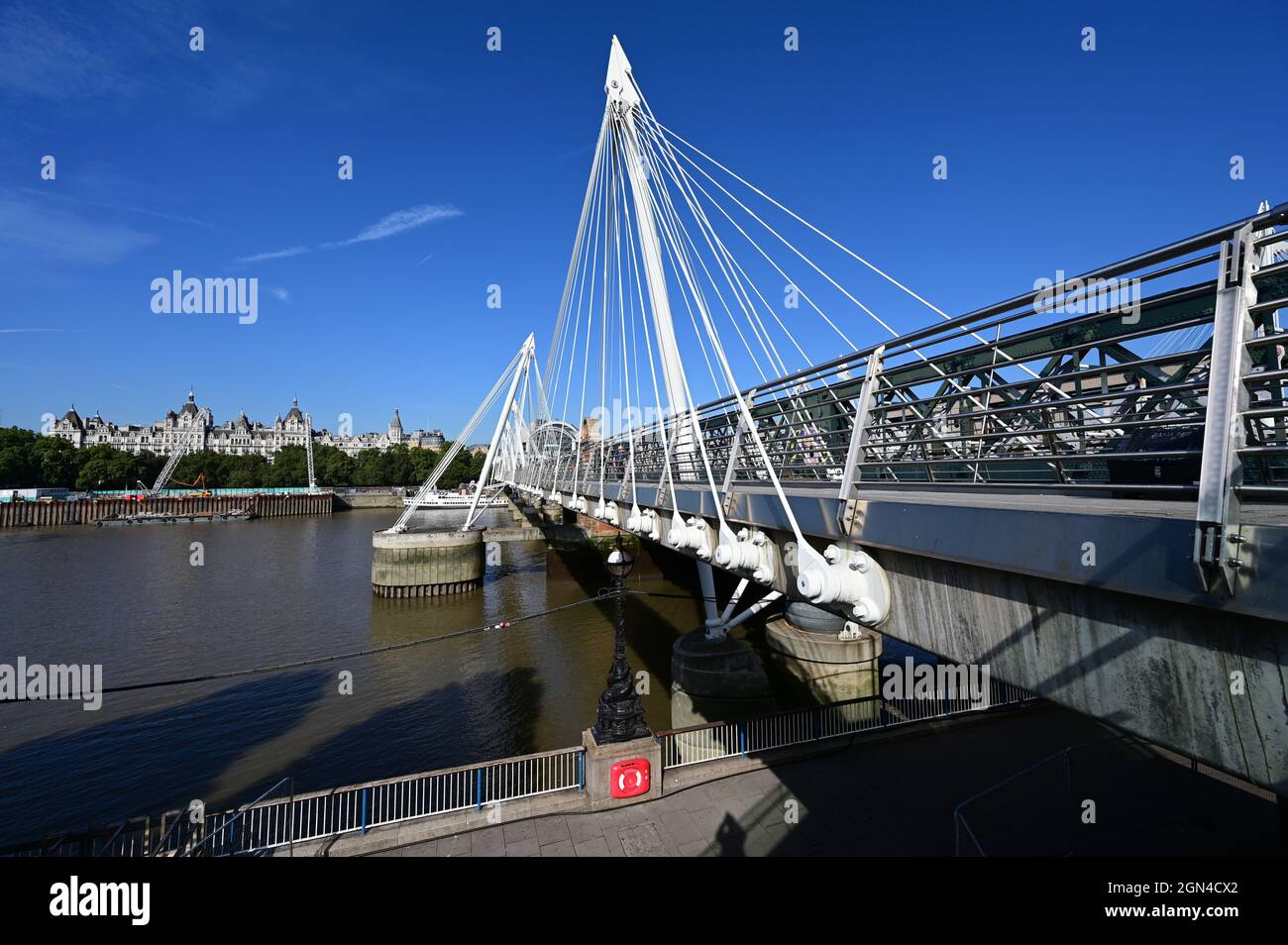 The Golden Jubilee Bridges at Charing cross station Stock Photo - Alamy