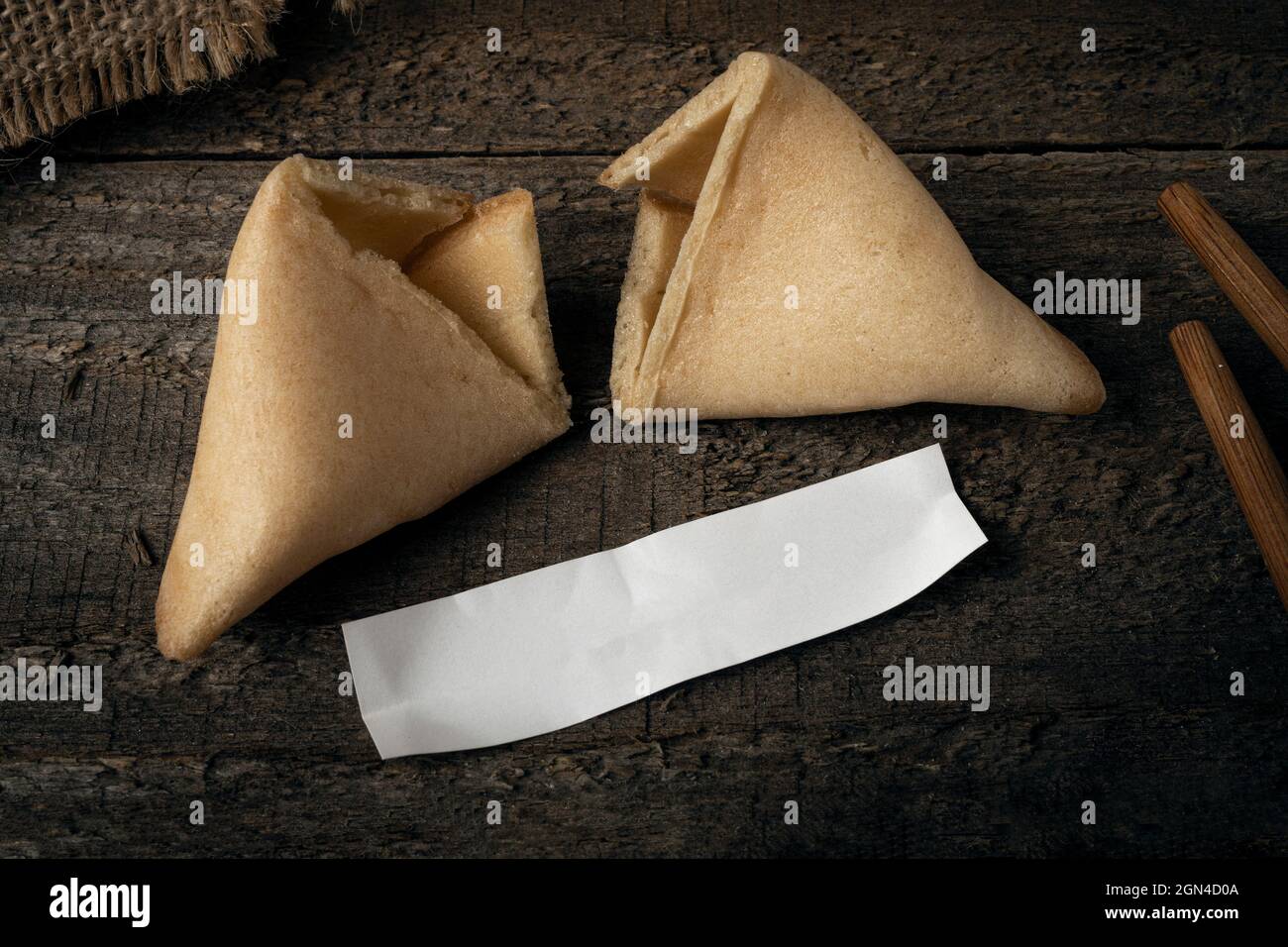 Blank fortune cookie paper hi-res stock photography and images - Alamy