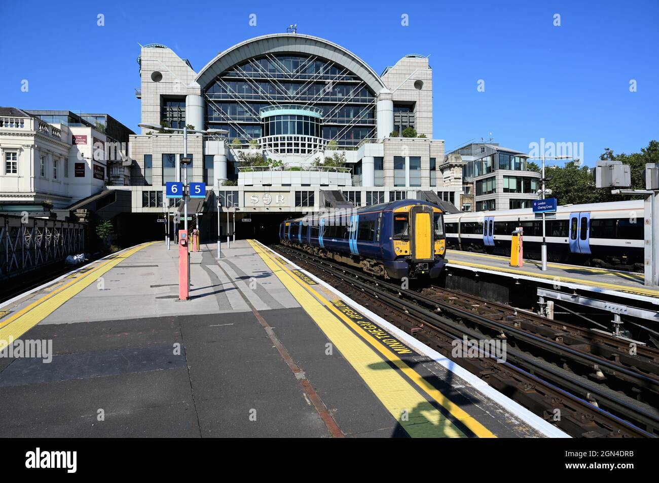 Trains at Charing Cross station Stock Photo - Alamy