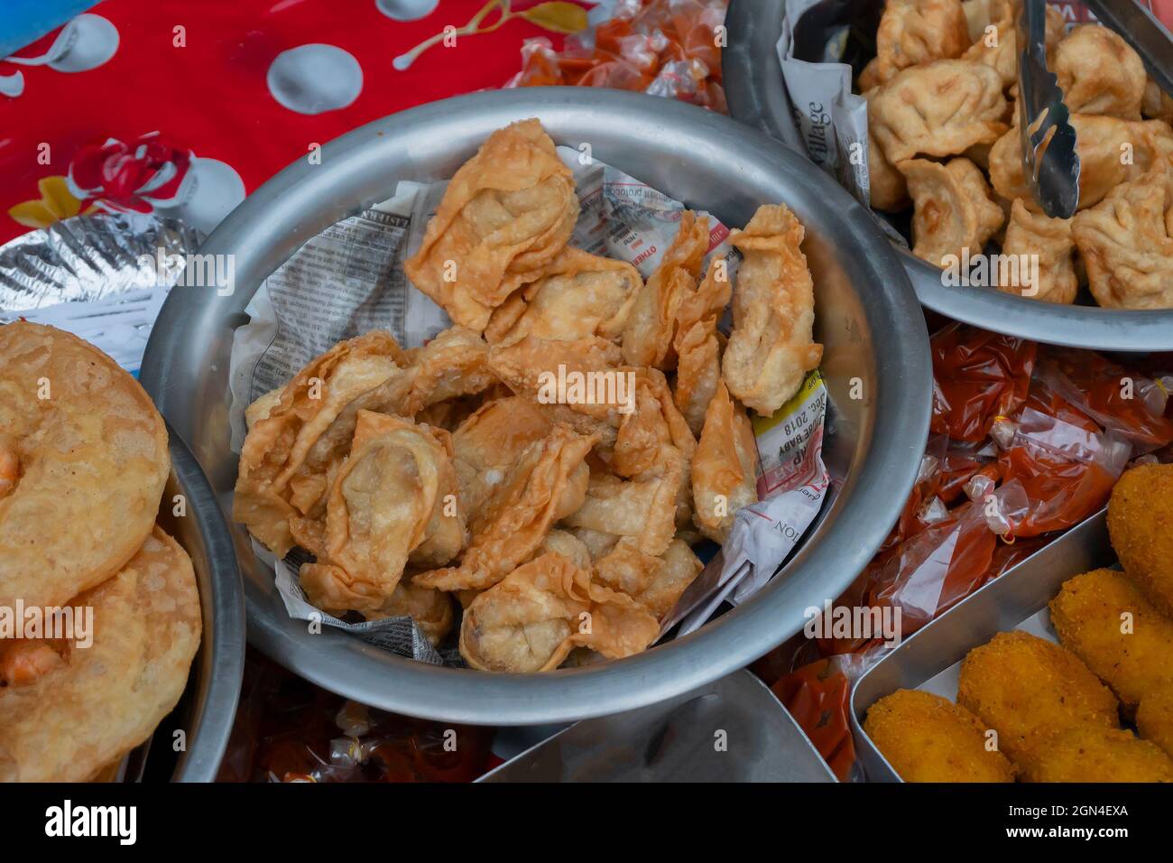 Deep fried pork momo hi-res stock photography and images - Alamy