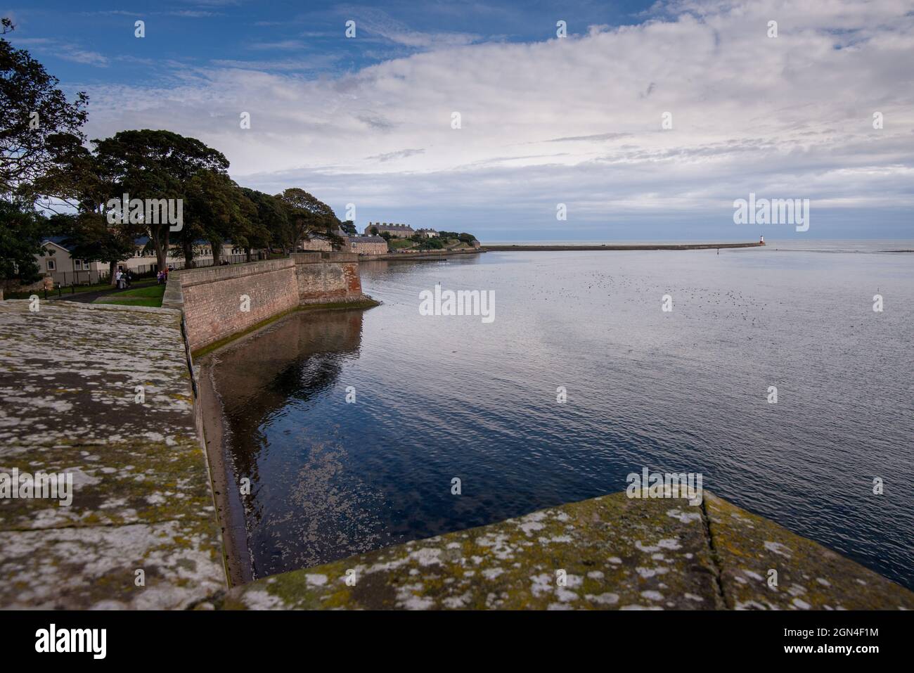 Elizabethan town walls hi-res stock photography and images - Alamy