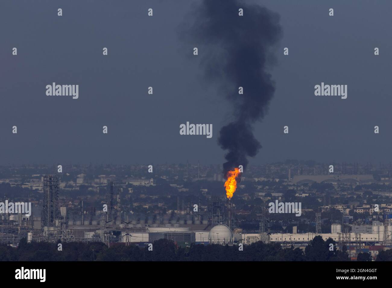 Oil refinery flaring hi-res stock photography and images - Alamy