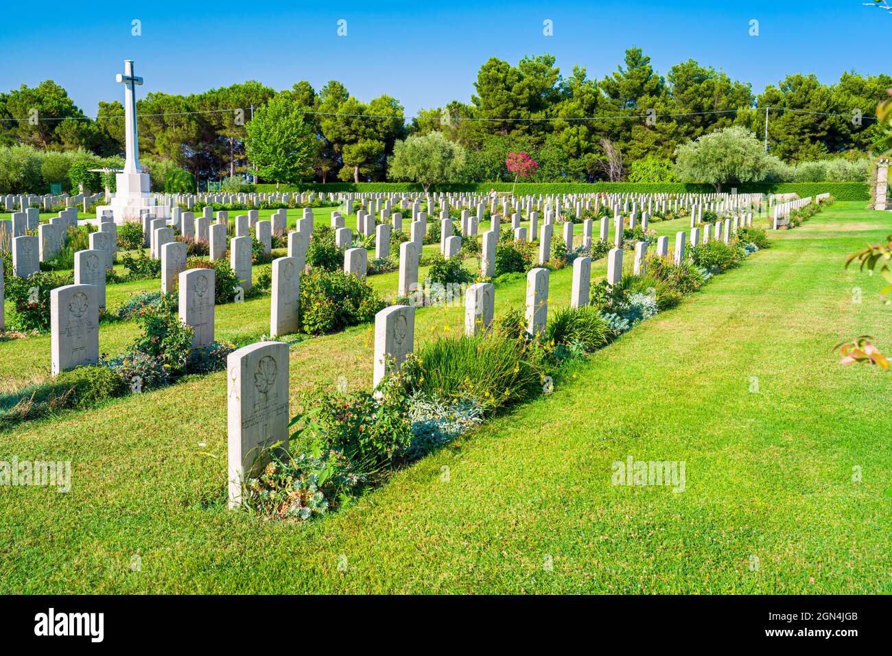 Moro River Canadian War Cemetery, San Donato, Ortona Stock Photo - Alamy