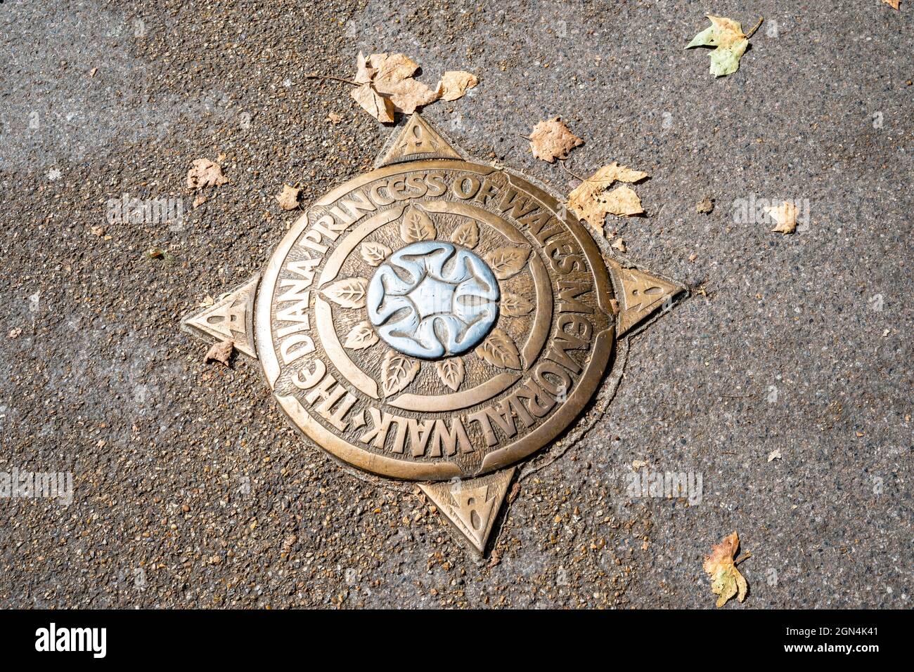 The Diana Princess of Wales Memorial Walk path marker, with Autumn ...