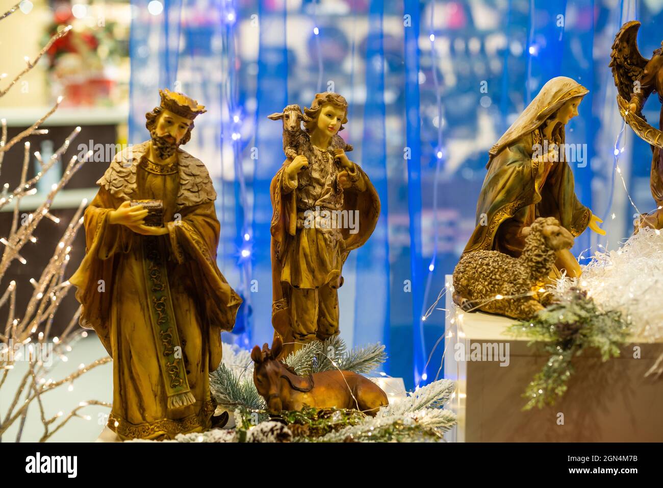 Traditional Christmas decoration. Nativity scene Stock Photo - Alamy