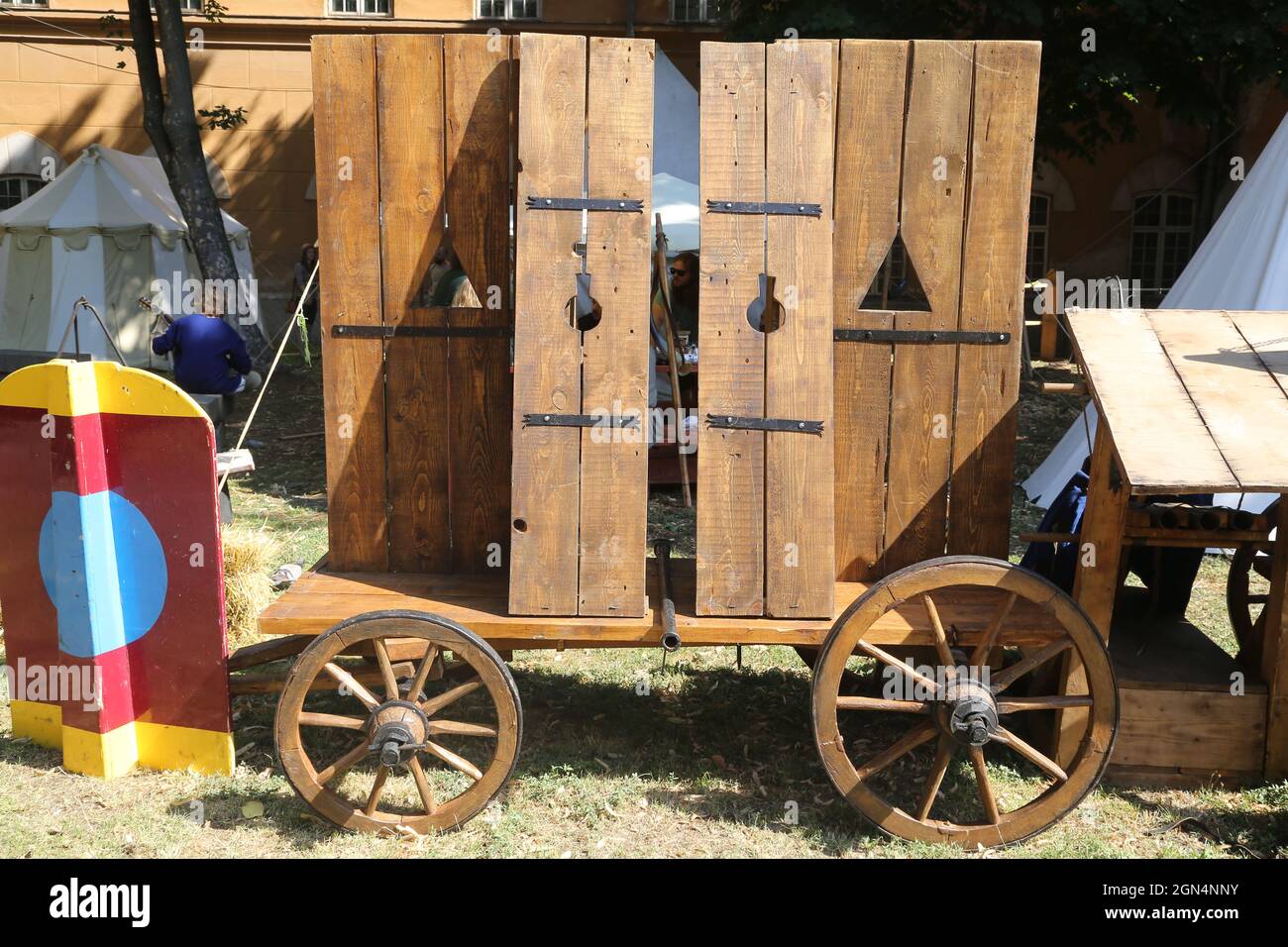 Wooden medieval wagon with boards Stock Photo - Alamy