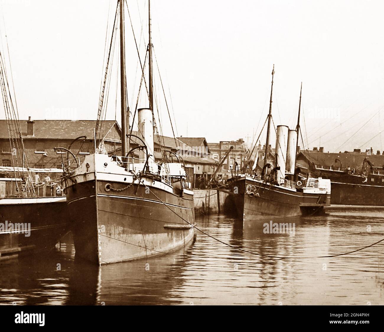 Southampton Docks, Victorian period Stock Photo - Alamy