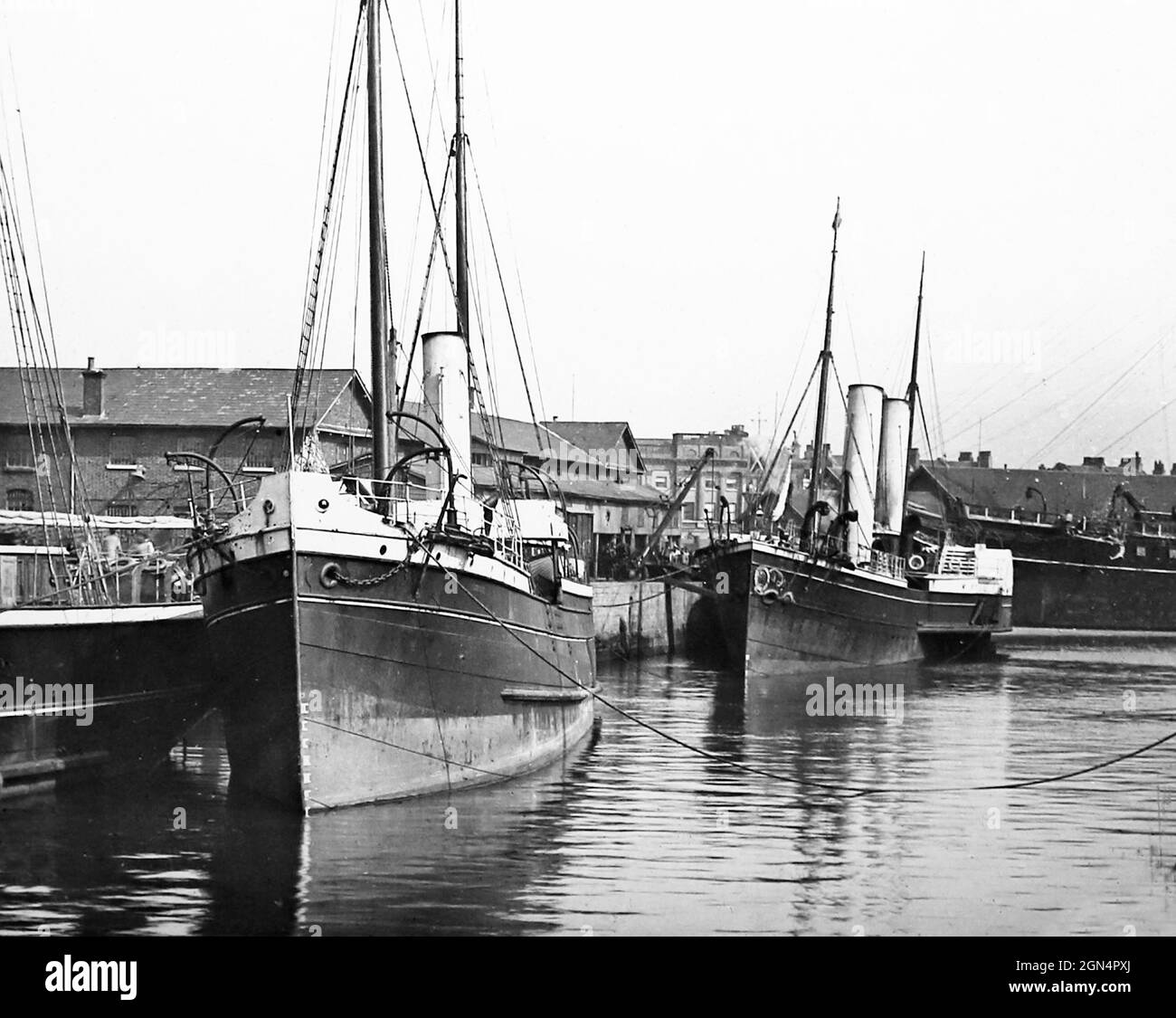 Old southampton docks hi-res stock photography and images - Alamy