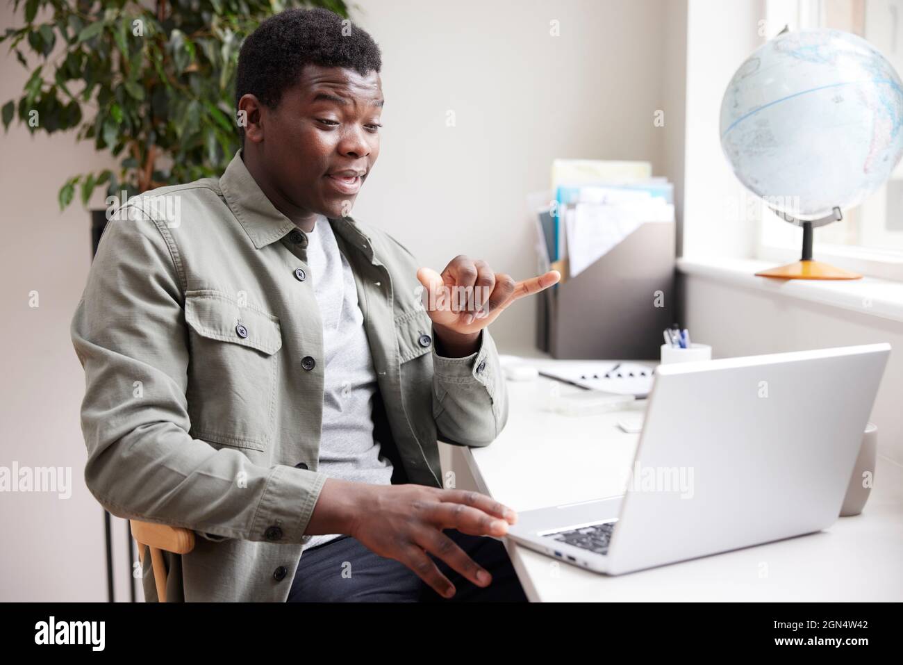 African american sign language hi-res stock photography and images - Alamy