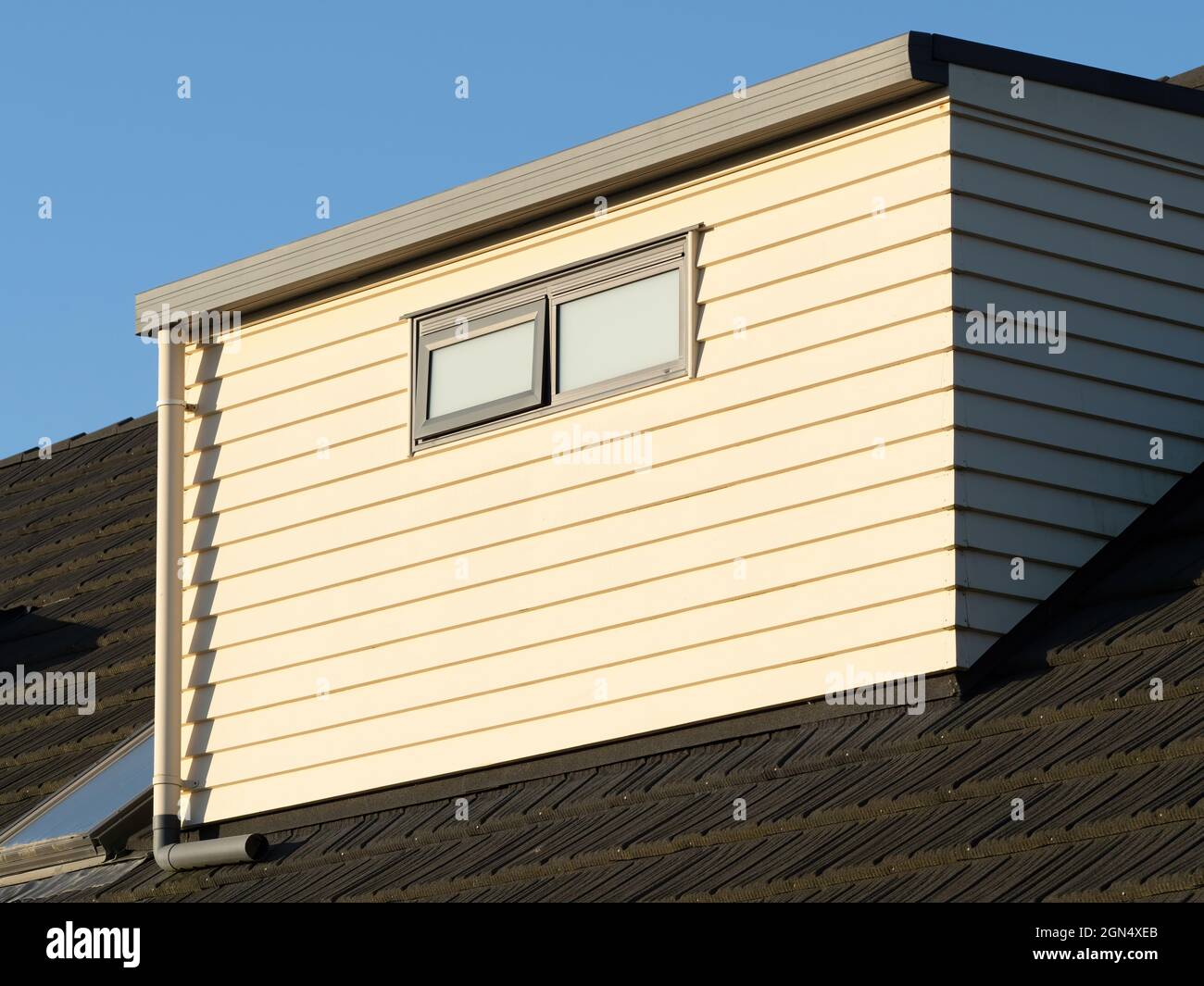 Weatherboard cladding hi-res stock photography and images - Alamy