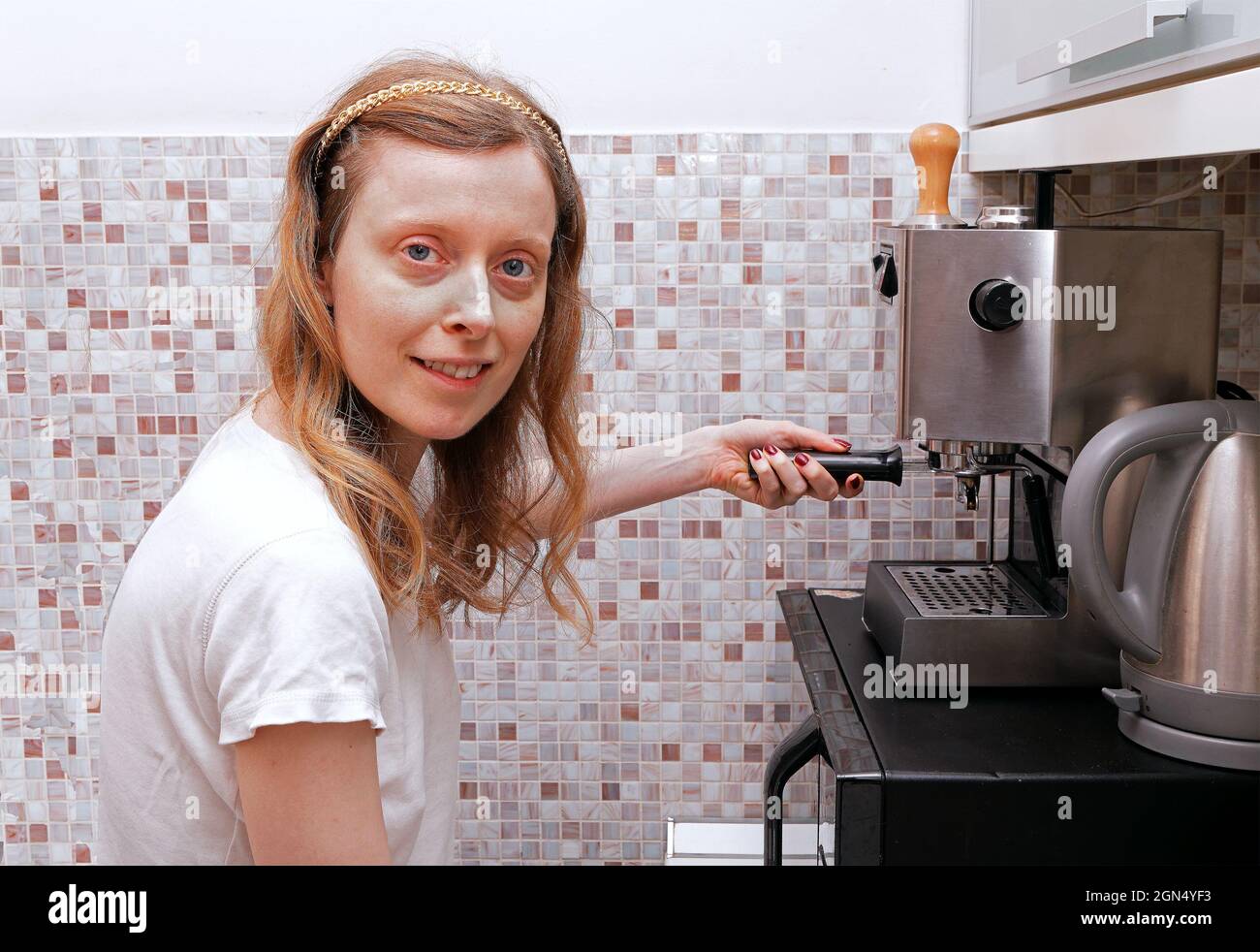 Women making coffee hi-res stock photography and images - Alamy