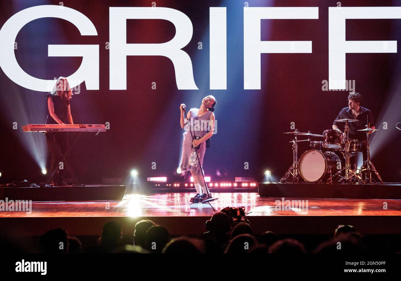 Griff singer hi-res stock photography and images - Alamy