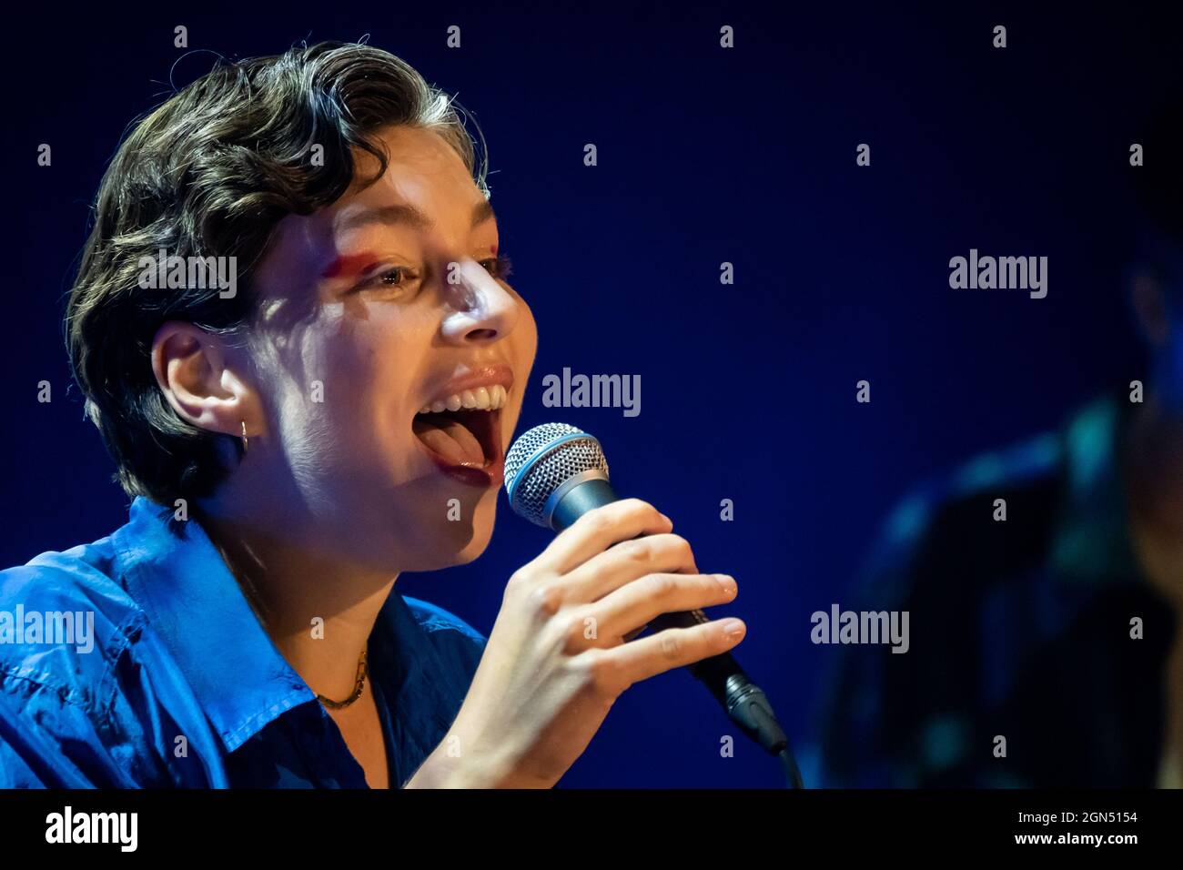 Lucky lo singer hi-res stock photography and images - Alamy