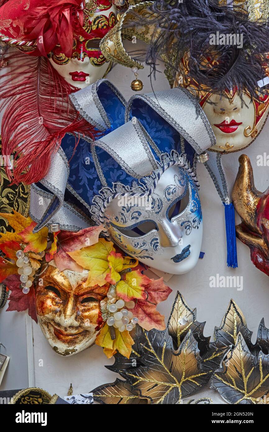 Selling carnival masks hi-res stock photography and images - Alamy