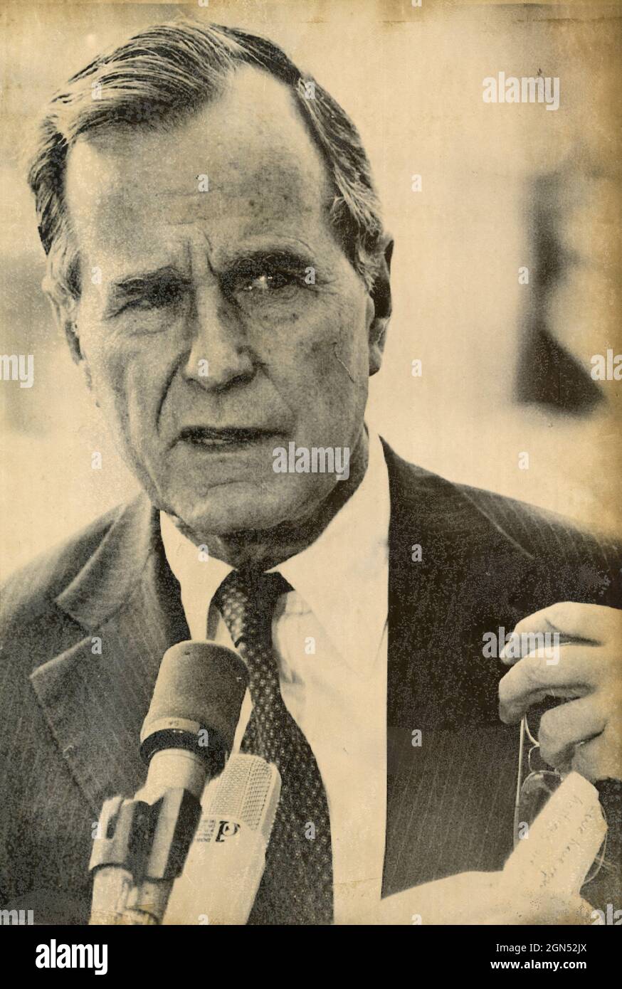 George bush 1989 hi-res stock photography and images - Alamy