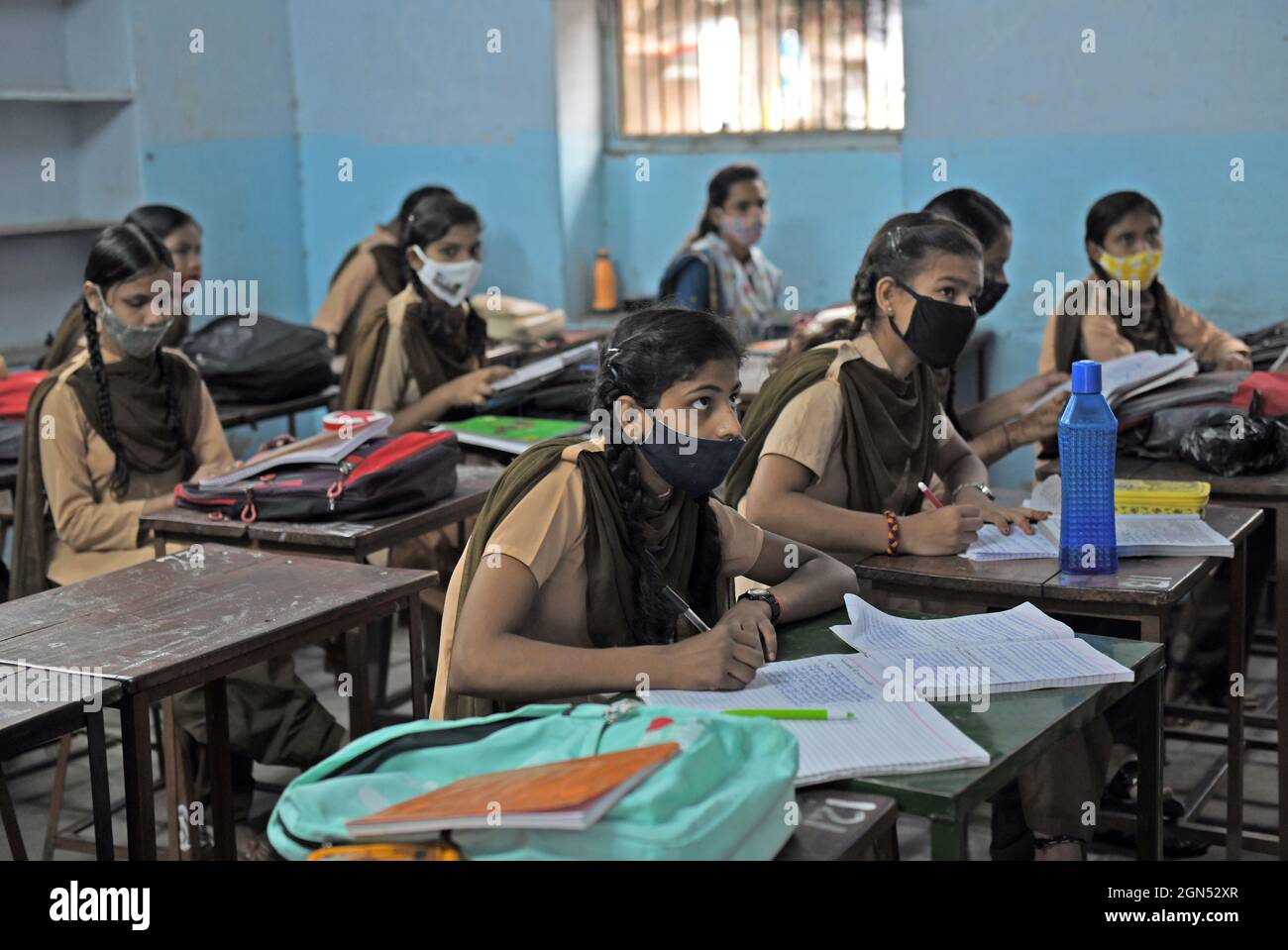 Indian school class photo india hi-res stock photography and images - Alamy