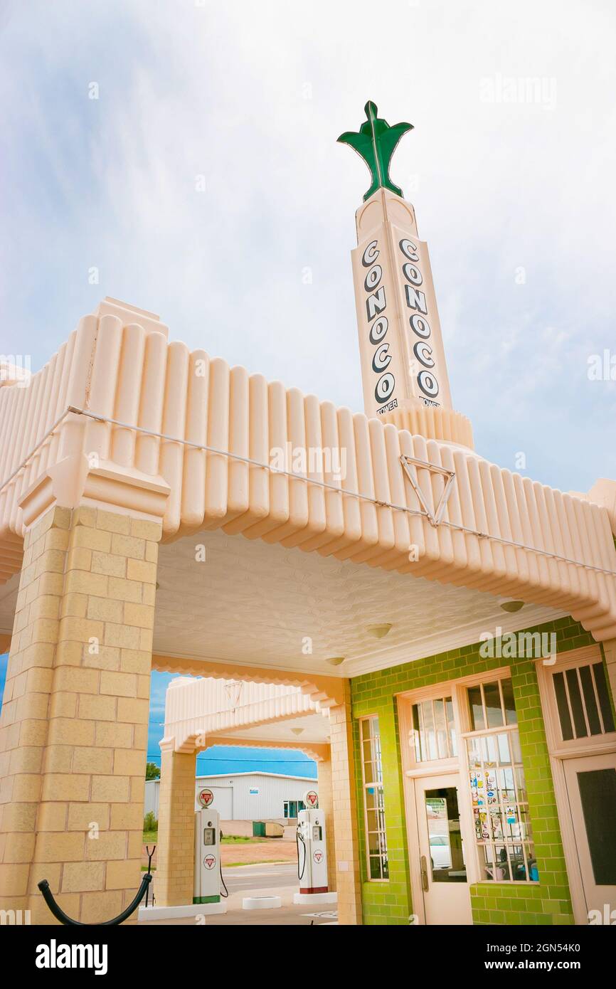 Art Deco cafe the U Drop Inn on Route 66 in shamrock Texas USA ...