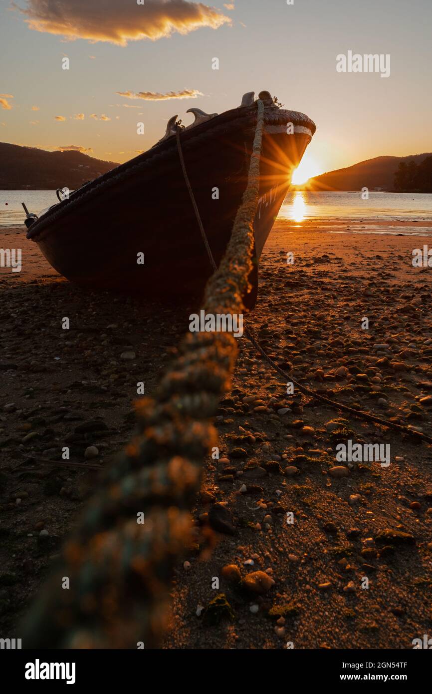 Beached fishing boat beach hi-res stock photography and images - Alamy