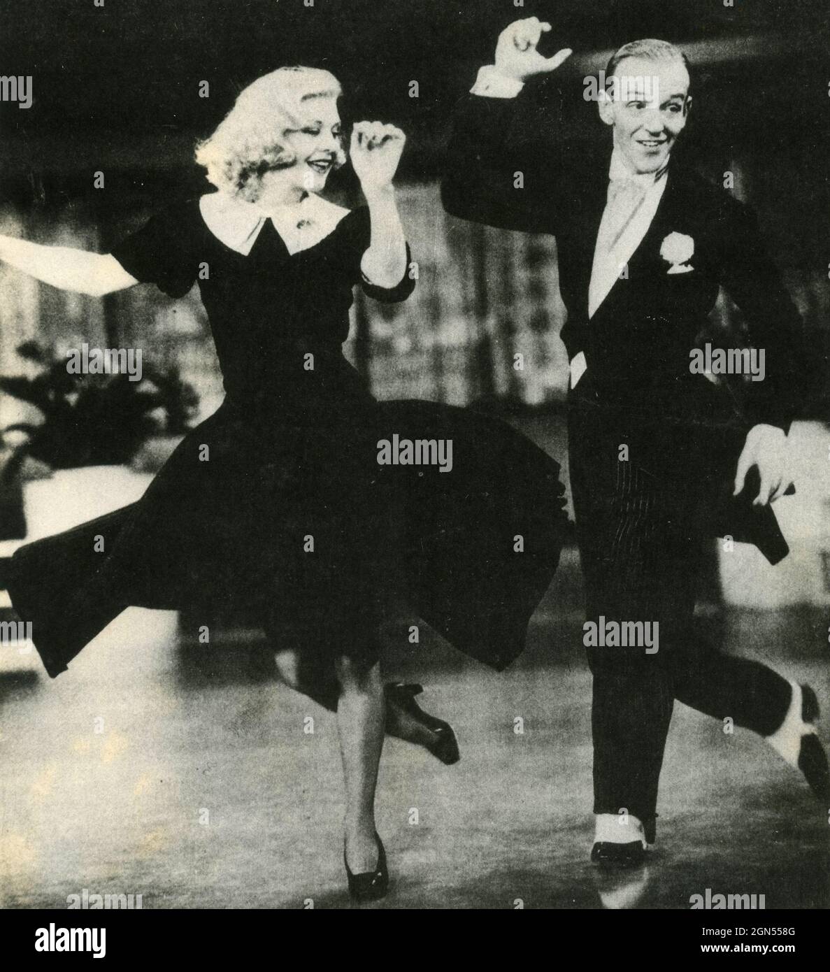 Fred astaire and ginger rogers dancing hi-res stock photography and ...