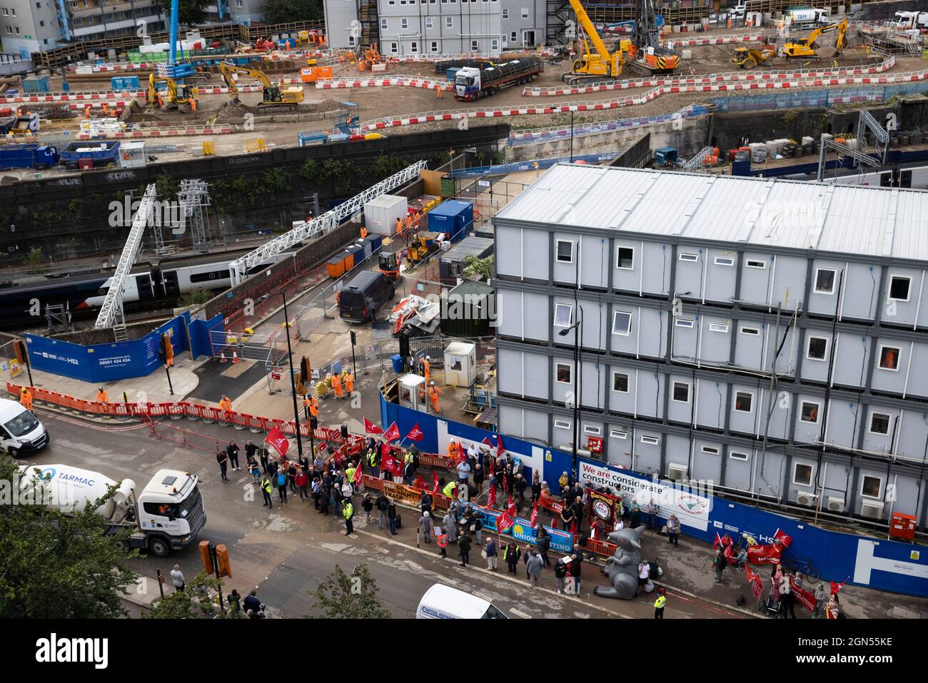 Construction work on the hs2 outside euston station hi-res stock ...