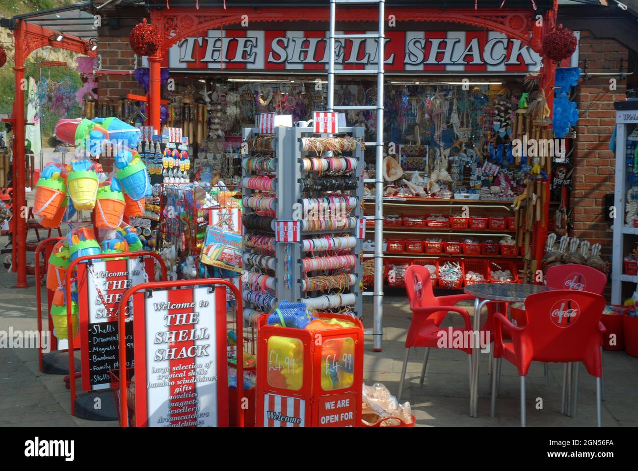 The Shell Shack, Scarborough Harbour, Scarborough, UK Stock Photo - Alamy