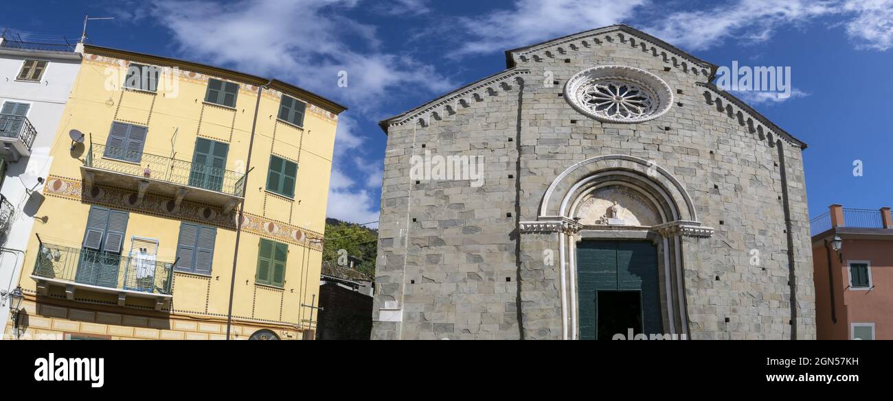 Manarola cinque terre pictoresque village liguria italy old church ...