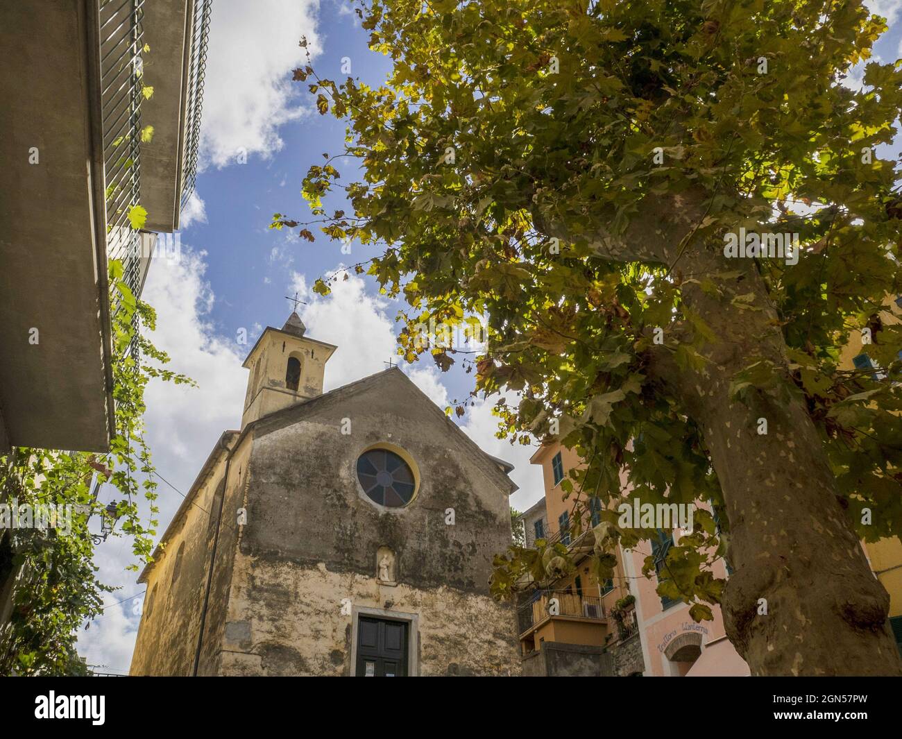Church of Manarola cinque terre pictoresque village liguria italy Stock ...