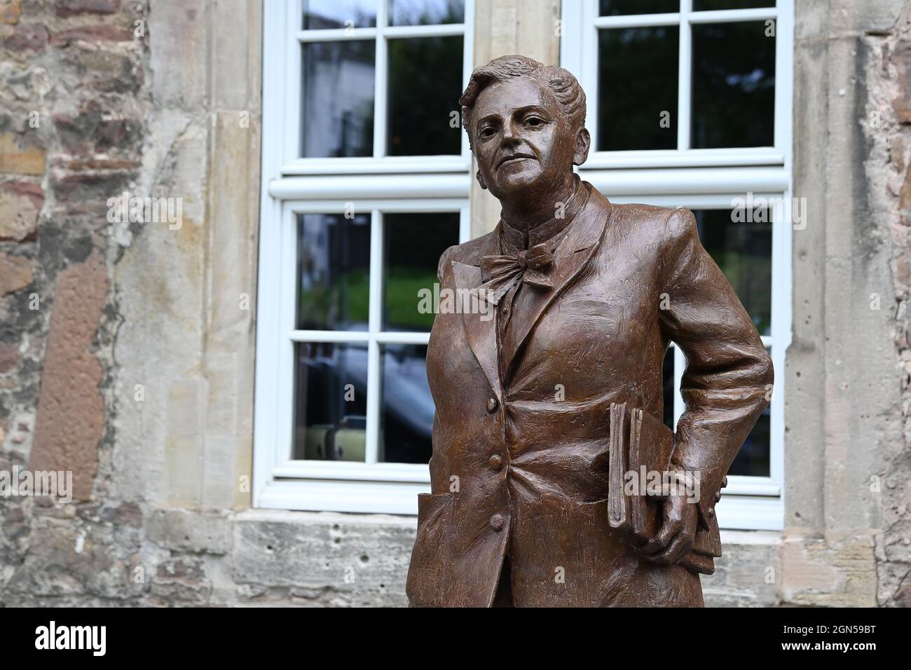 Kassel, Germany. 21st Sep, 2021. The bronze statue of Elisabeth Selbert ...