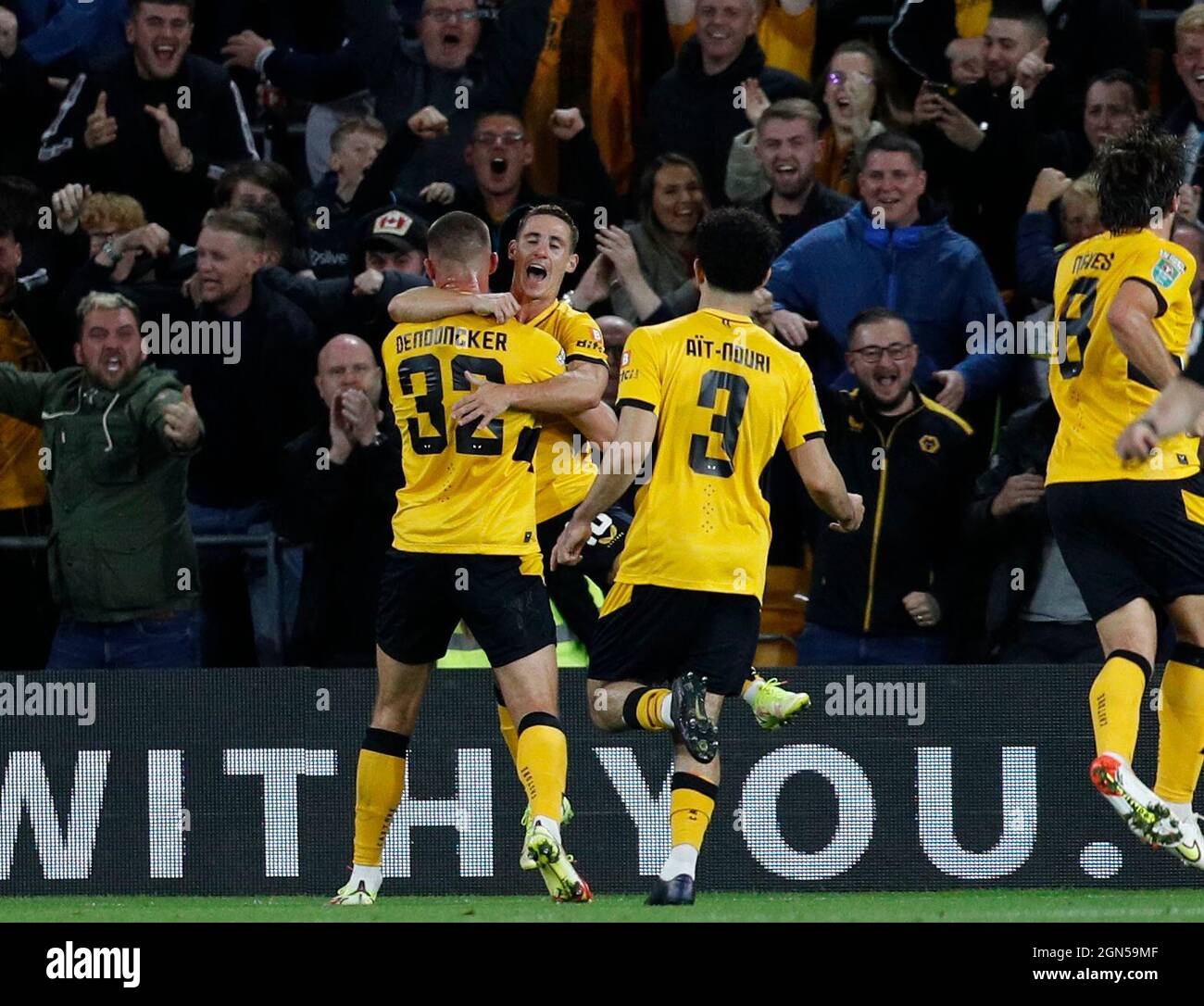 Podence goal wolverhampton hi-res stock photography and images - Alamy
