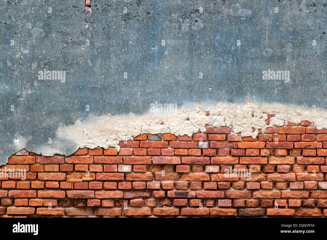 Red bricks stone wall background closeup, cracked ruined stucco Stock ...