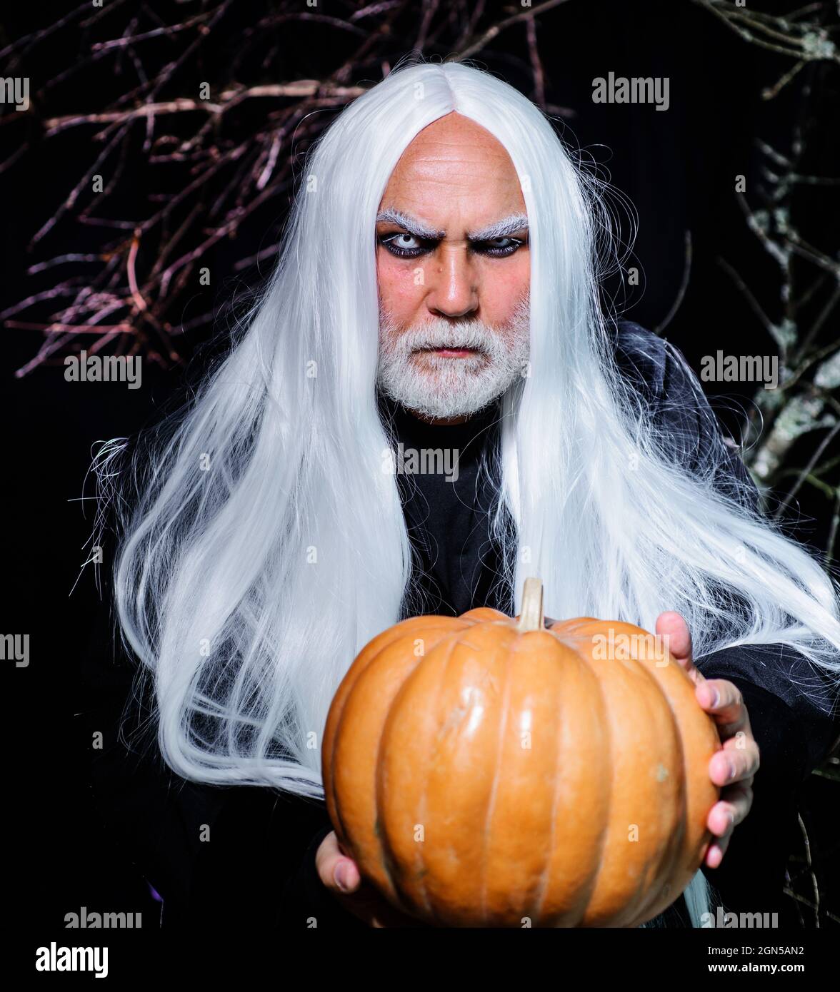 Male costume hi-res stock photography and images - Alamy