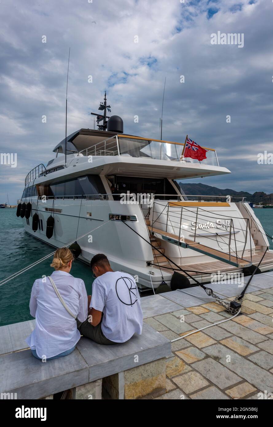 Couple motorboating hi-res stock photography and images - Alamy