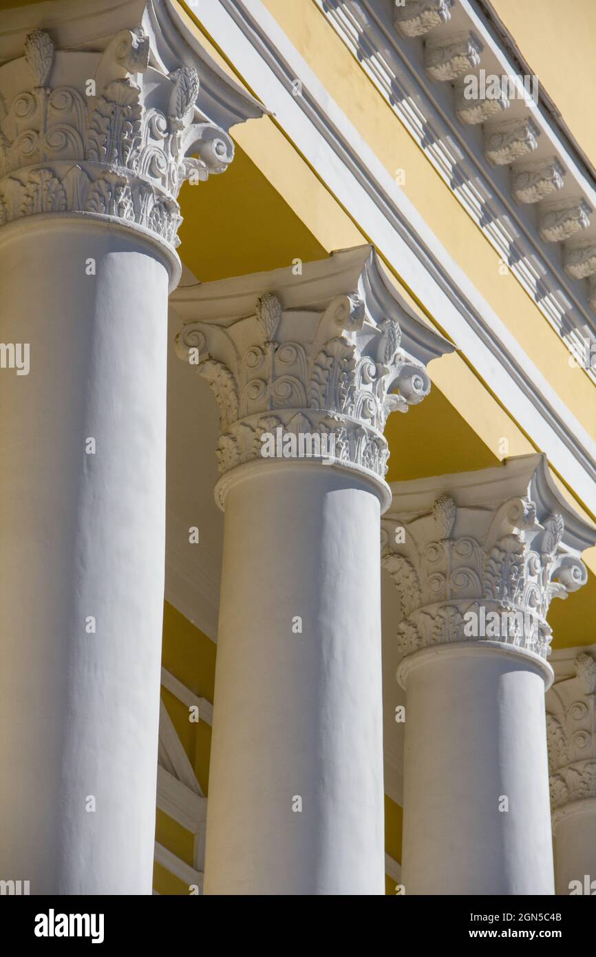 Detail of corinthian colonnade Stock Photo - Alamy