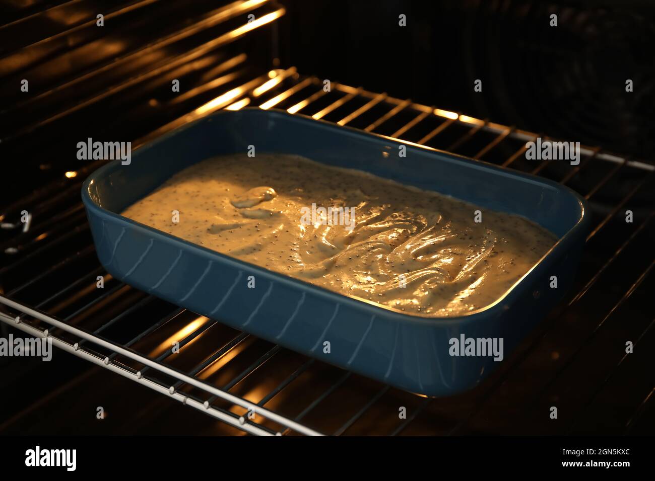 Uncooked cake hi-res stock photography and images - Alamy
