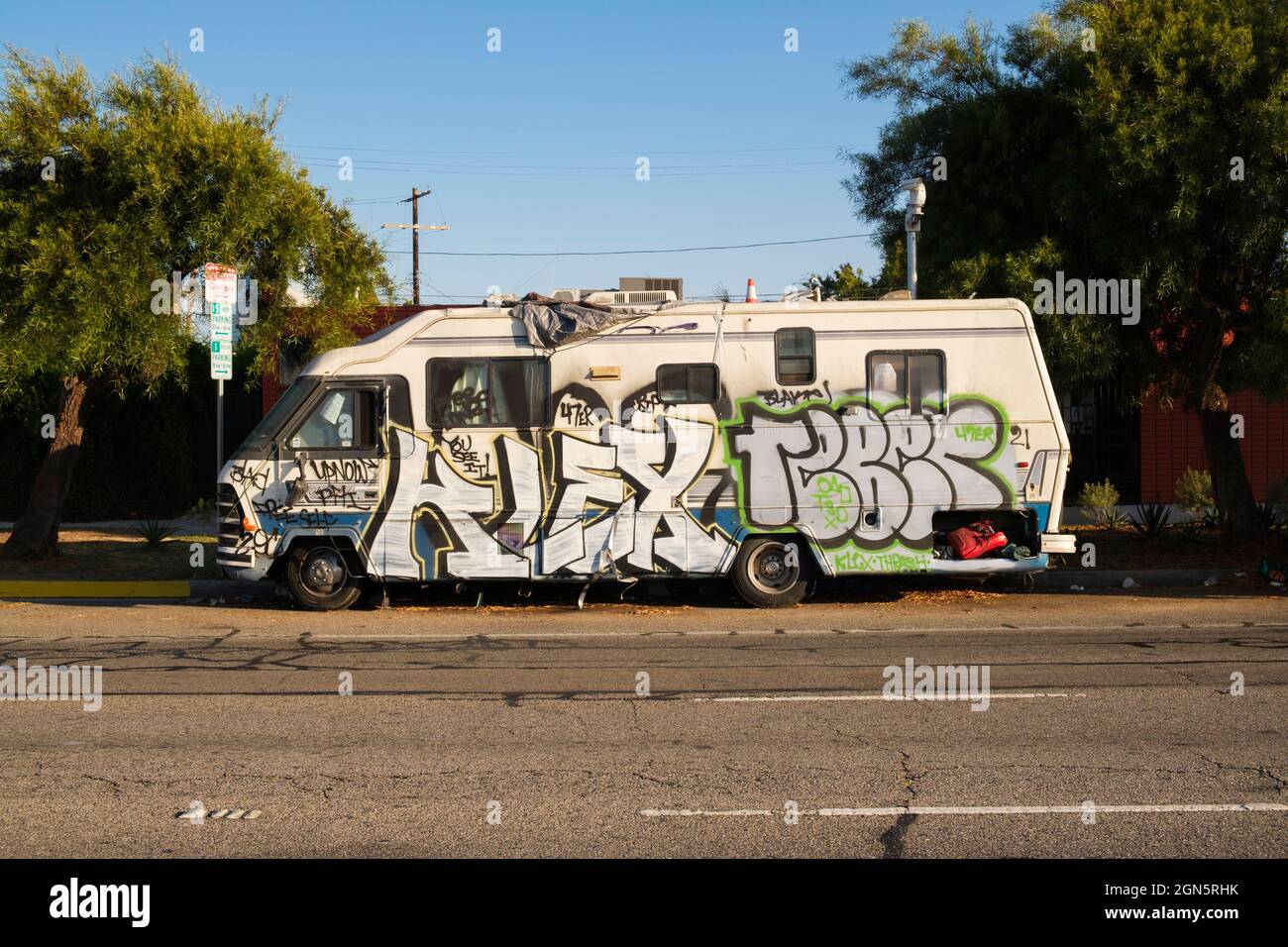 Graffiti art rv hi-res stock photography and images - Alamy