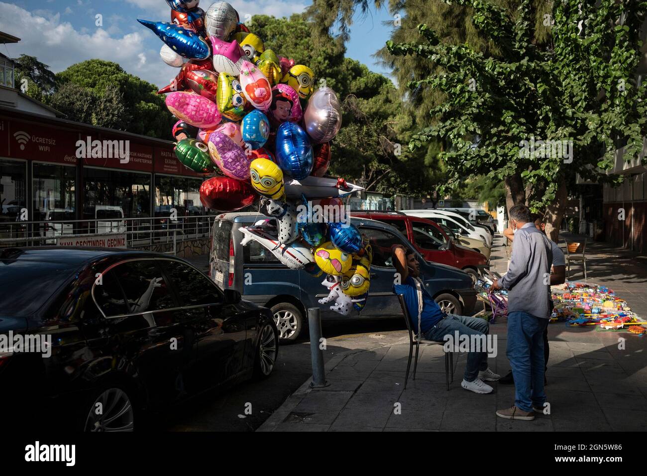 Street vendor in izmir turkey hi-res stock photography and images - Alamy