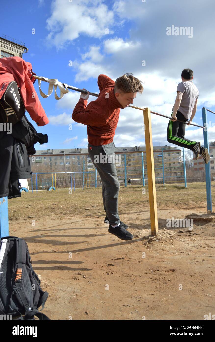 Kovrov, Russia. 26 March 2017. Teens is engaged in discipline gimbarr on a horizontal bar in the ...