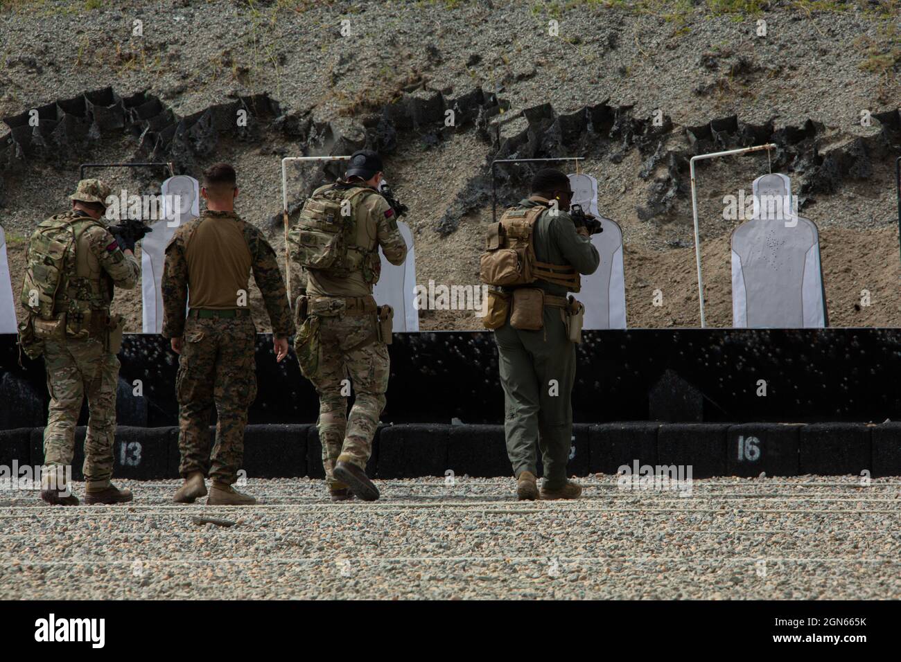 U.S. Marines with Recapture Tactics Team, Marine Corps Security Force ...