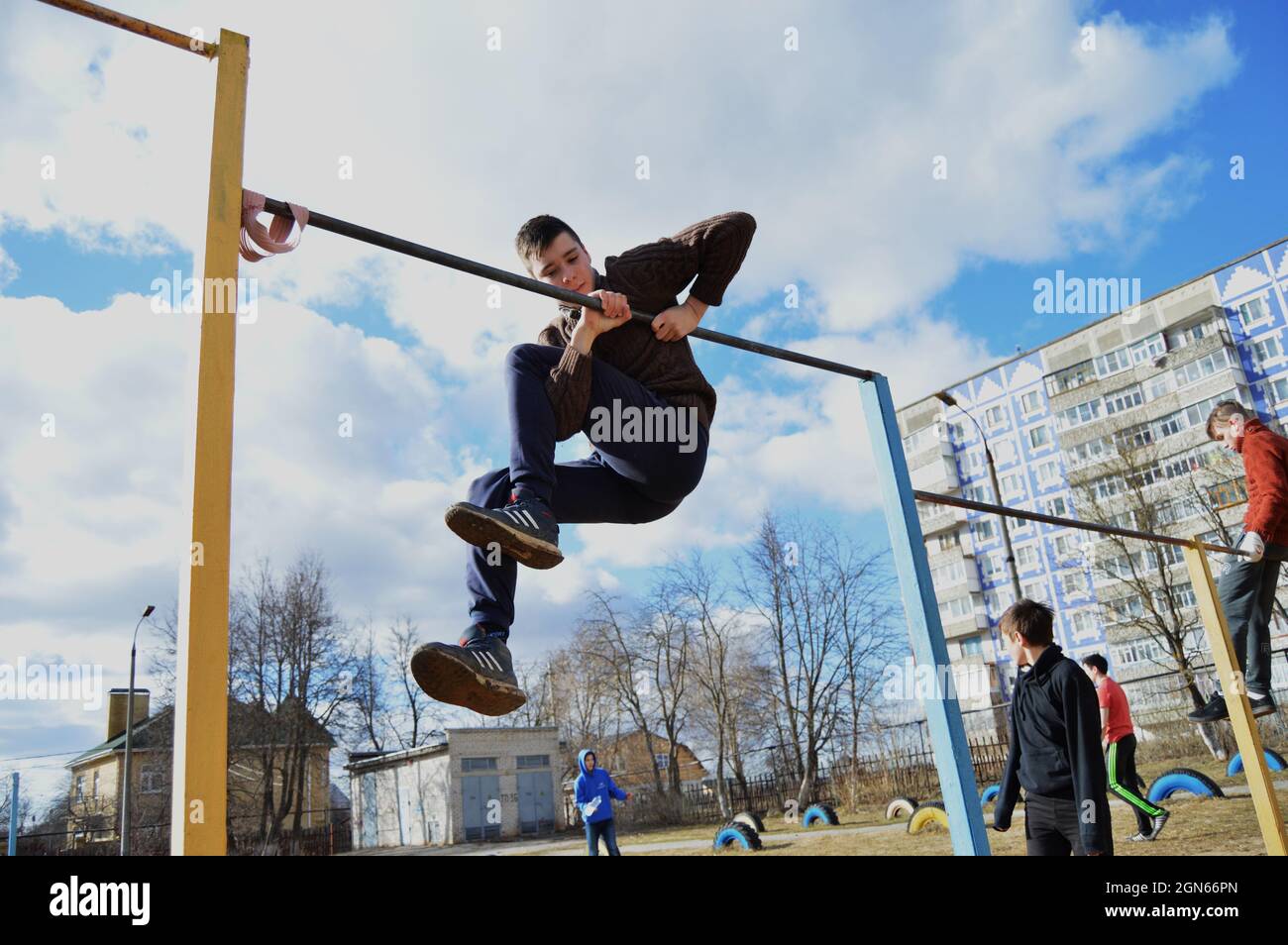 Kovrov, Russia. 26 March 2017. Teens is engaged in discipline gimbarr on a horizontal bar in the ...