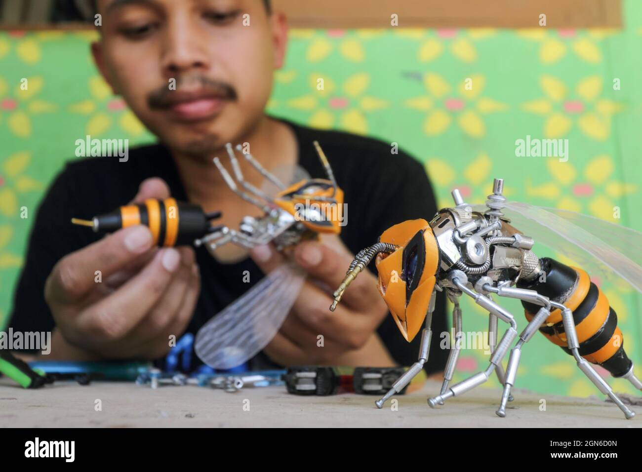 Bogor, Indonesia. 22nd Sep, 2021. Yusuf create a robot Transformers ...